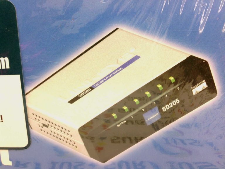 Cisco Linksys SD205 5-Port 10/100 Switch Wired - Surpius