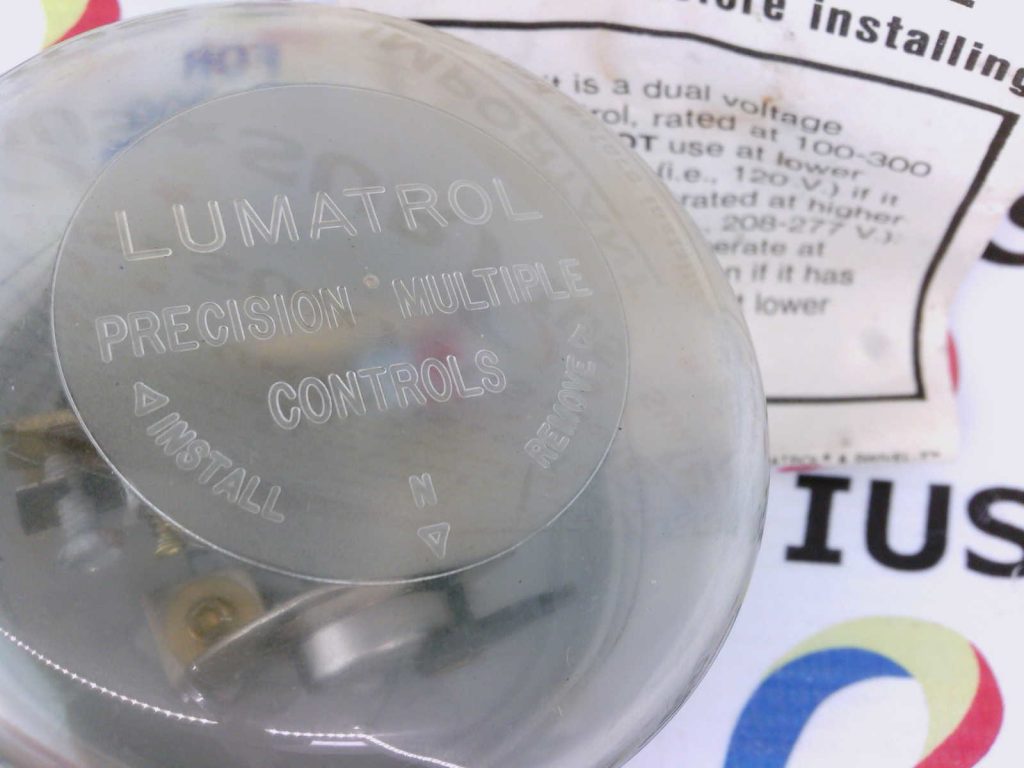 precision Multiple Controls Lumatrol P26-275 Lock Photocontrol 100-300V ...