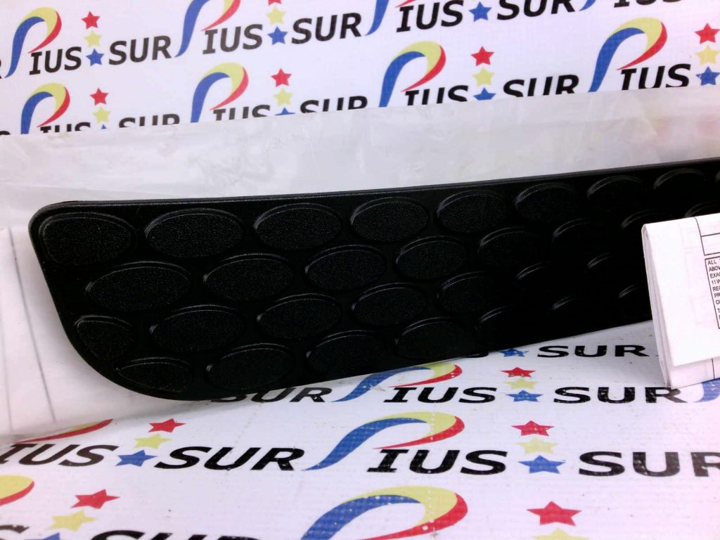 GM General Motors Rear Bumper Protector 88960268 - Surpius