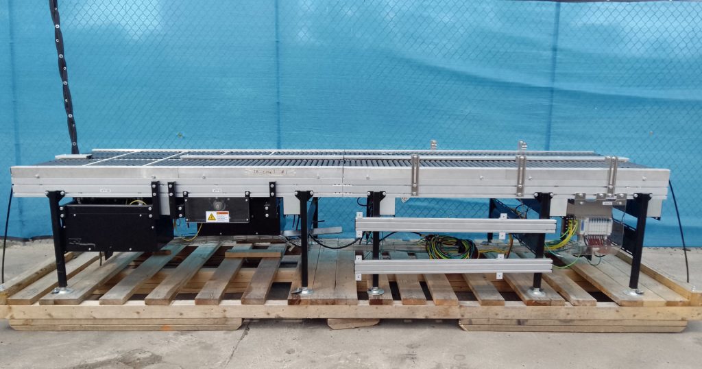 Shuttleworth Slip Torque Conveyor With Pop Up 90 Degree Chain Transfer ...